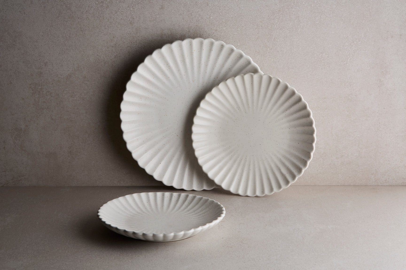 Classic Flower Dinner Plate – Goodies